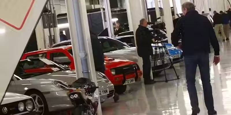 Used Volkswagen Caravelle Cars for Sale from £37,990 | Carwow